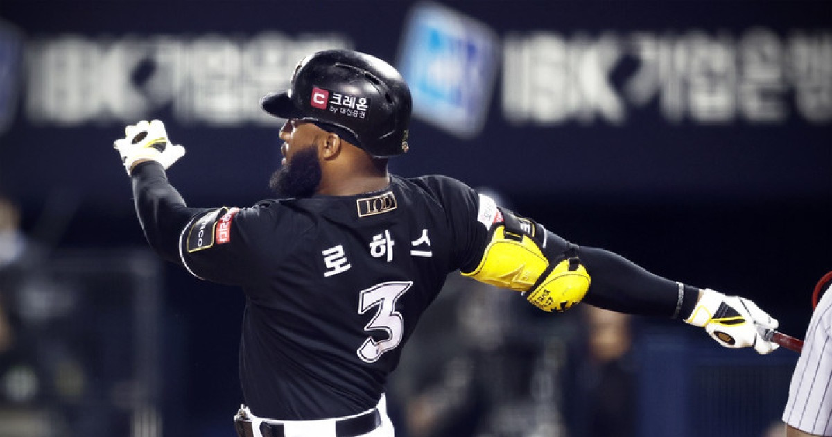 KT 로하스, LG전 추격포 작렬…시즌 11호포 [수원에서mhn]