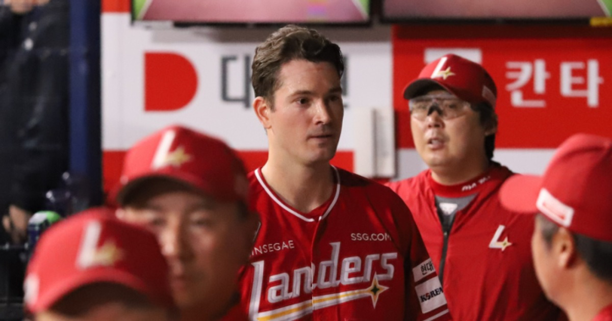 SSG 앤더슨, KBO리그 두 번째 등판서 3이닝 4K 1실점 [SS고척in]