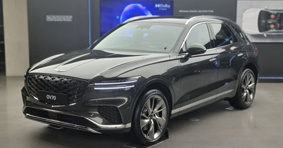 '3년4개월만의 변신'…제네시스, 'GV70 부분변경 모델' 공개