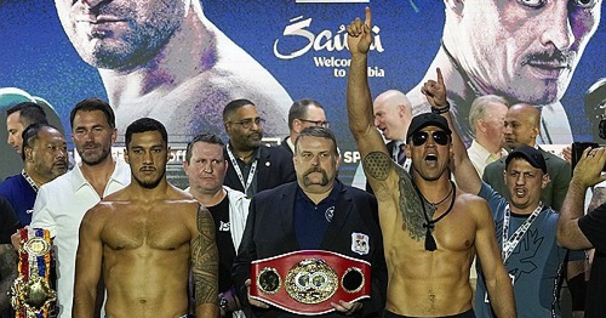 Saudi Arabia Boxing Briedis Opetaia