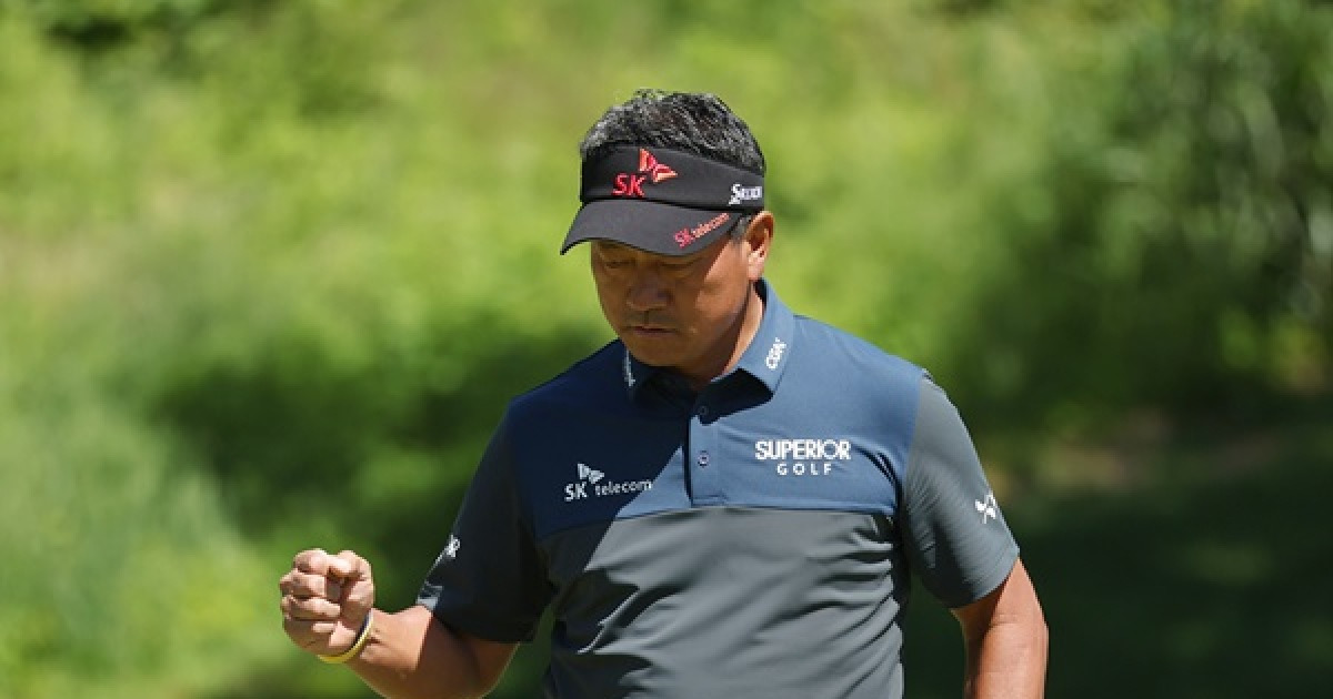 최경주, 54세 생일에 SK텔레콤 오픈 정상…KPGA 투어 최고령 우승