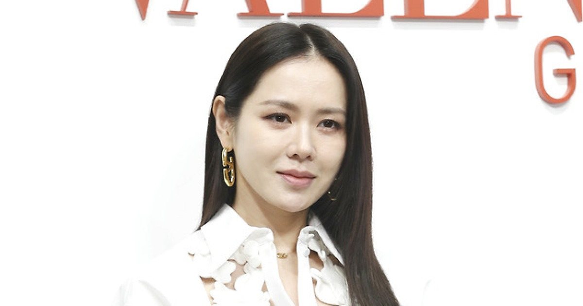 손예진, 제28회 BIFAN '배우 특별전' 선정 "영광스러운 순간"