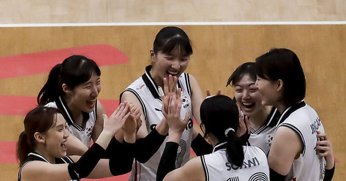한국女배구, 태국 꺾고 VNL 30연패 탈출…강소휘 22점