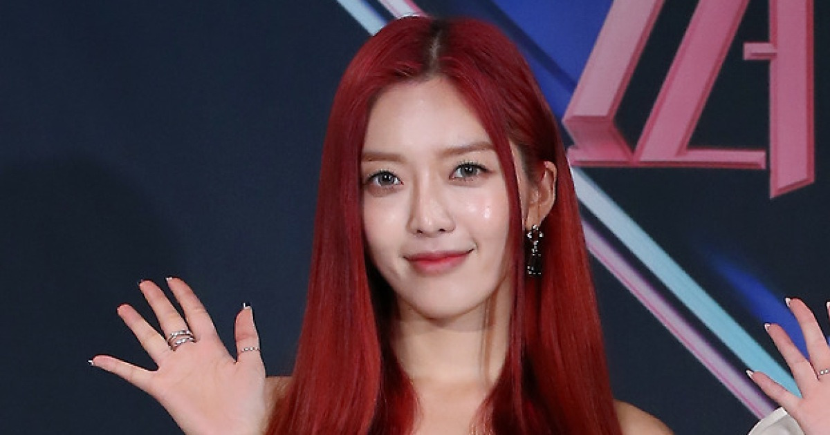 AOA 찬미, 15년 함께한 FNC 떠난다 "새로운 도전"
