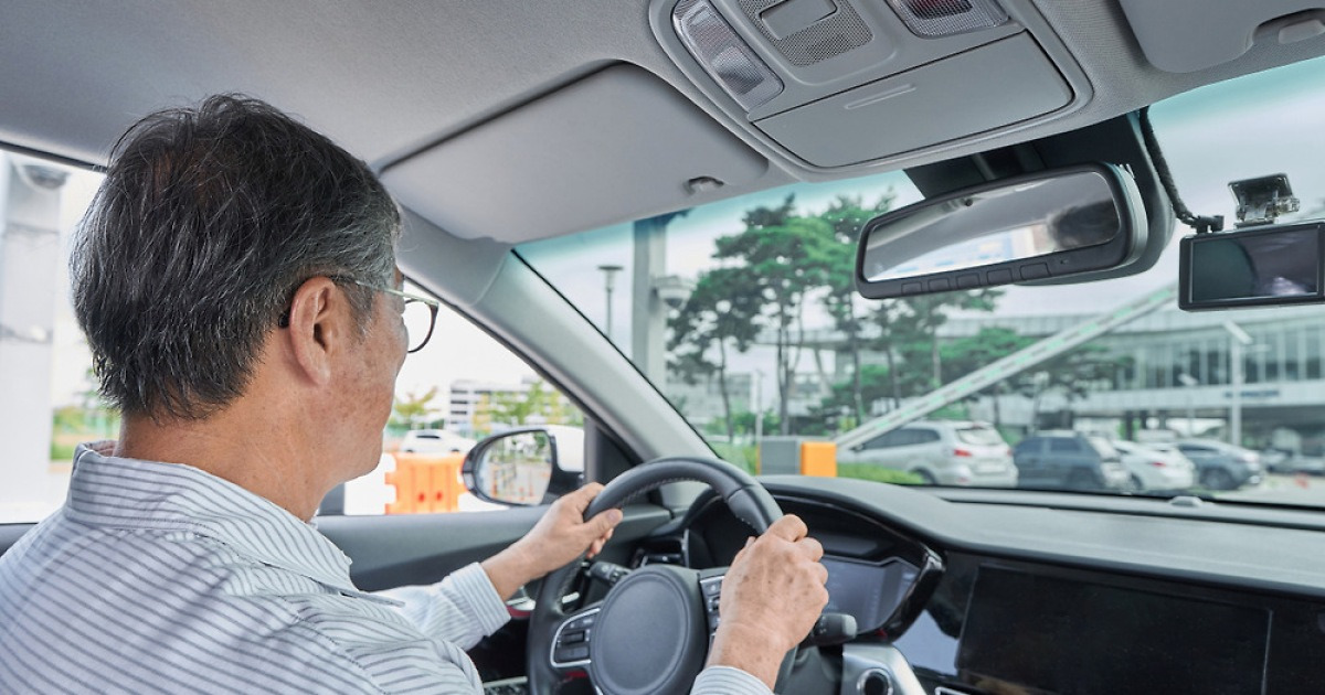 Govt. floats conditional driver's licenses for seniors, then revises it ...