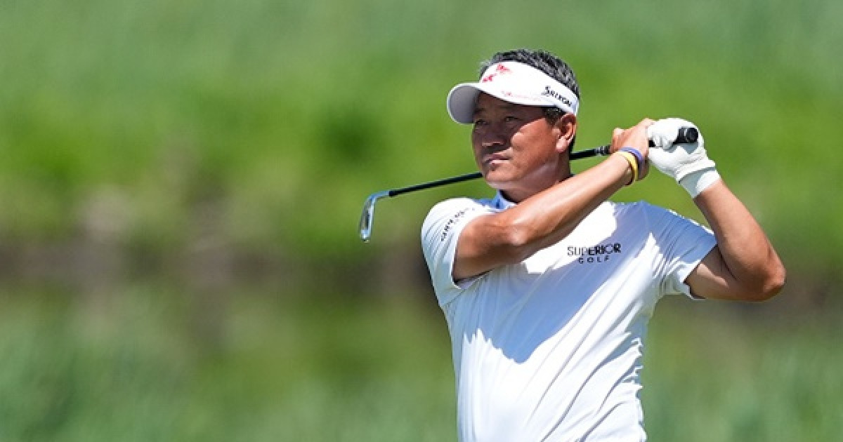 최경주, 시니어 PGA 챔피언십 1R 공동 3위…선두 그룹과 2타 차