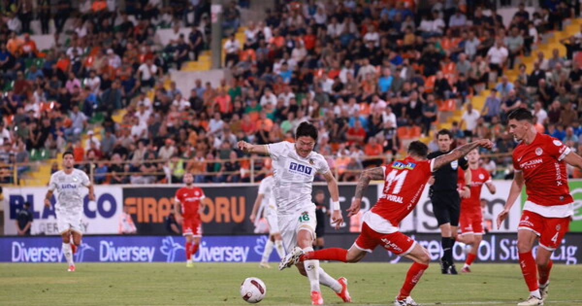 튀르키예 임대 떠난 황의조, 리그 최종전서 데뷔골 폭발...8경기 1G 1AS로 시즌 마무리