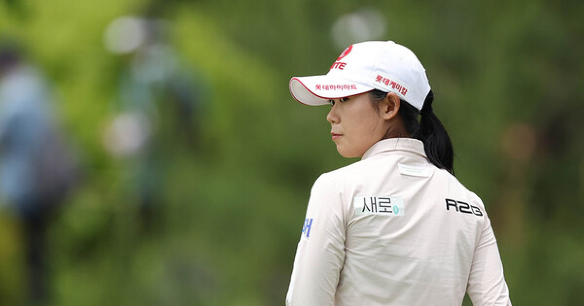 평균타수1위 황유민, 시즌 첫 컷탈락…김재희도 FR 불발 [KLPGA E1채리티오픈]