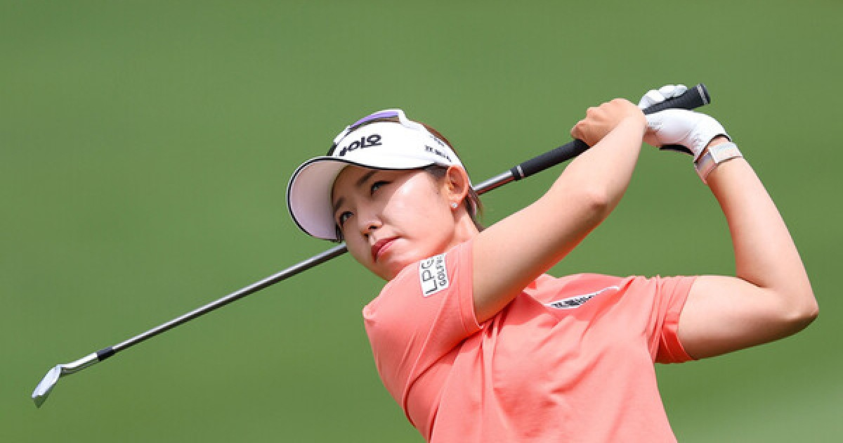 배소현, 끝까지 포기하지 않은 '감동의 첫 우승'…154번째 출전만의 쾌거 [KLPGA]