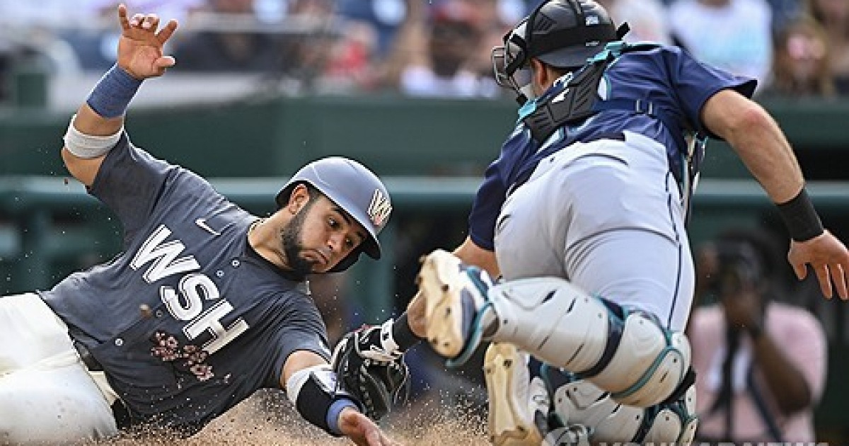 APTOPIX Mariners Nationals Baseball