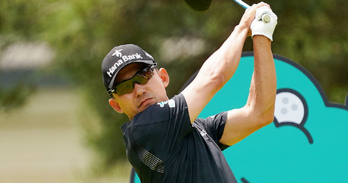 한승수, 빗속 혈투 끝에 KPGA 통산 3승..KB금융 챔피언십 'V샷'