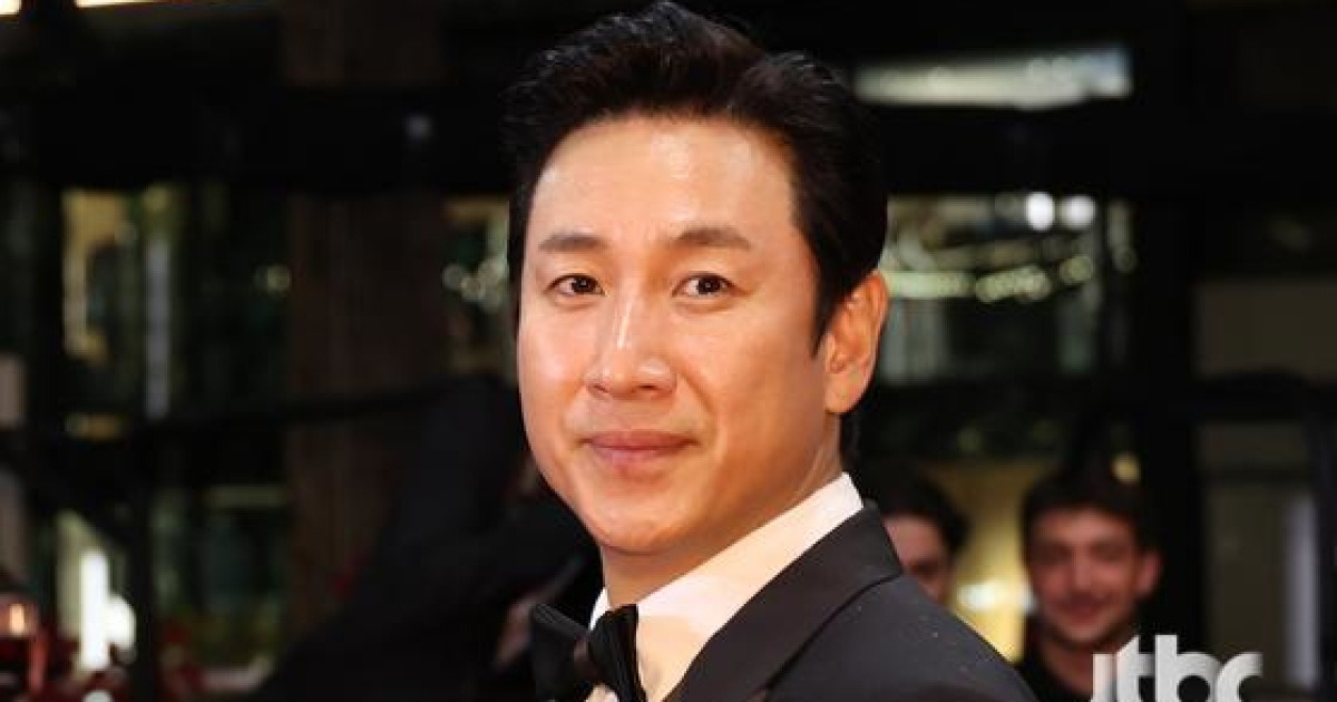 故이선균 유작 두 편 모두 올 여름 관객들과 만난다