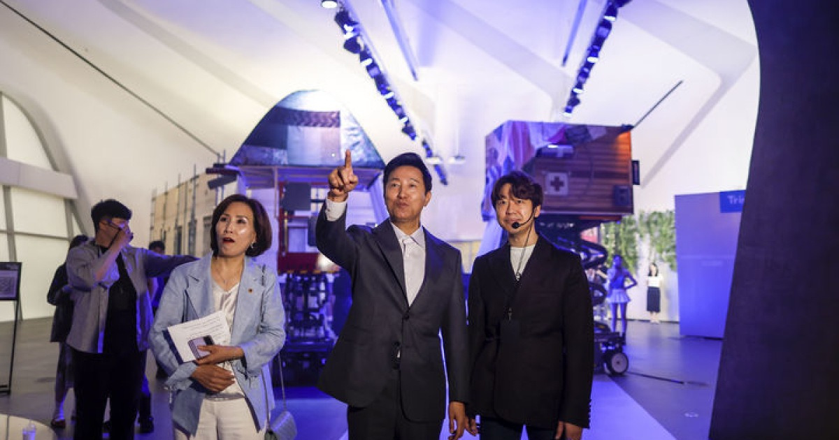 DDP 쇼룸 찾은 오세훈 시장