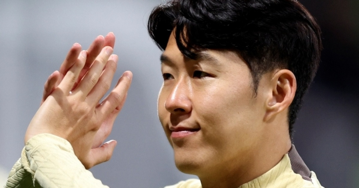 ‘쏘니 또 없네’ 17골 10도움 맹활약에도…손흥민, 팬 선정 EPL 올해의 팀에 이름 없다