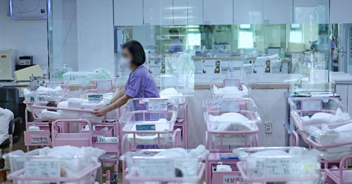 20대 후반~30대 안 낳는다…출산율 또 하락