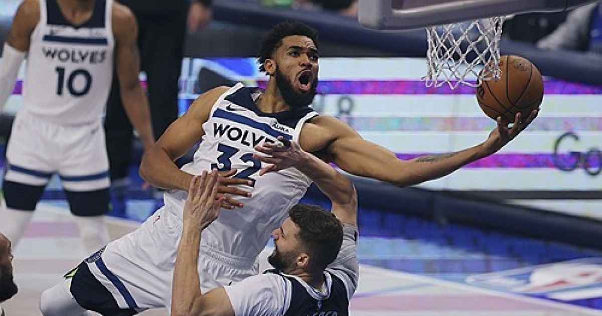 APTOPIX Timberwolves Mavericks Basketball