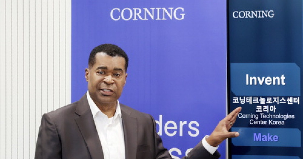 Corning eyes Korean glass substrate market