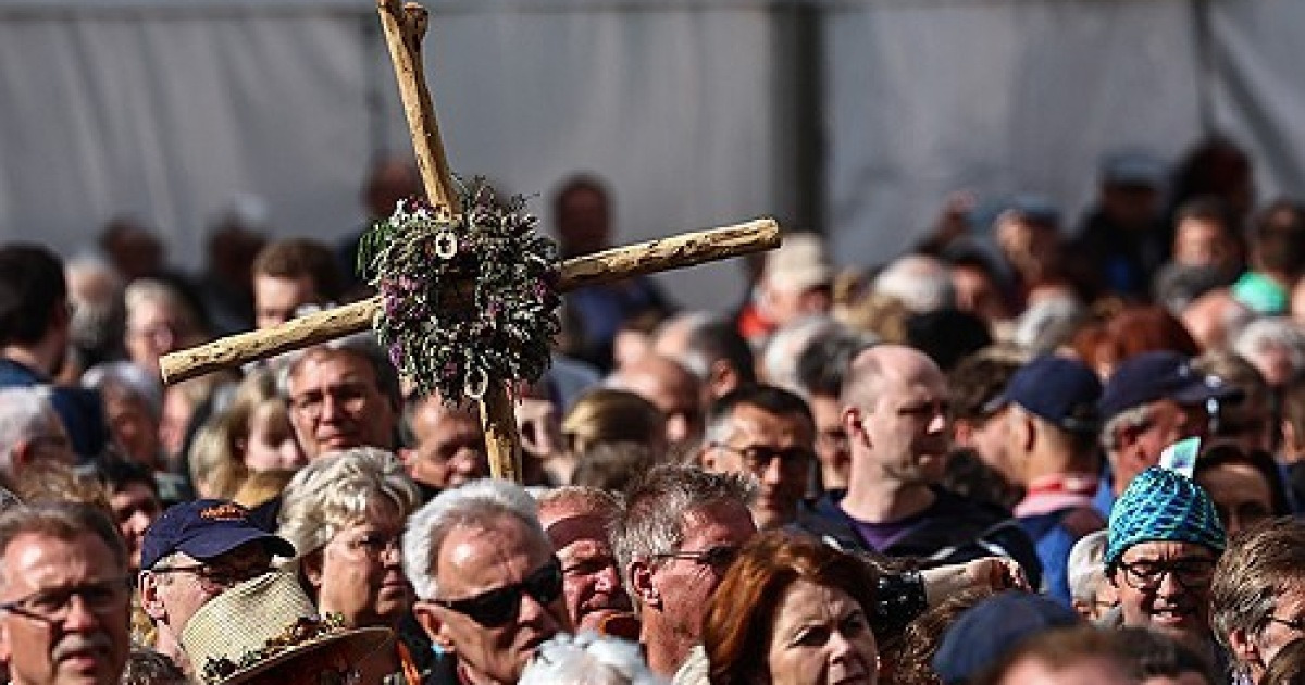 GERMANY RELIGION CATHOLIC DAYS