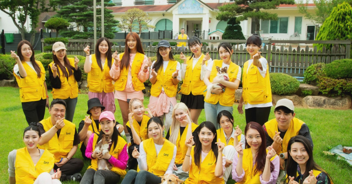 [포토] '유사천 봉사활동 마치고 기념촬영하는 bnt 봉사단 'You&Me(유앤미)''