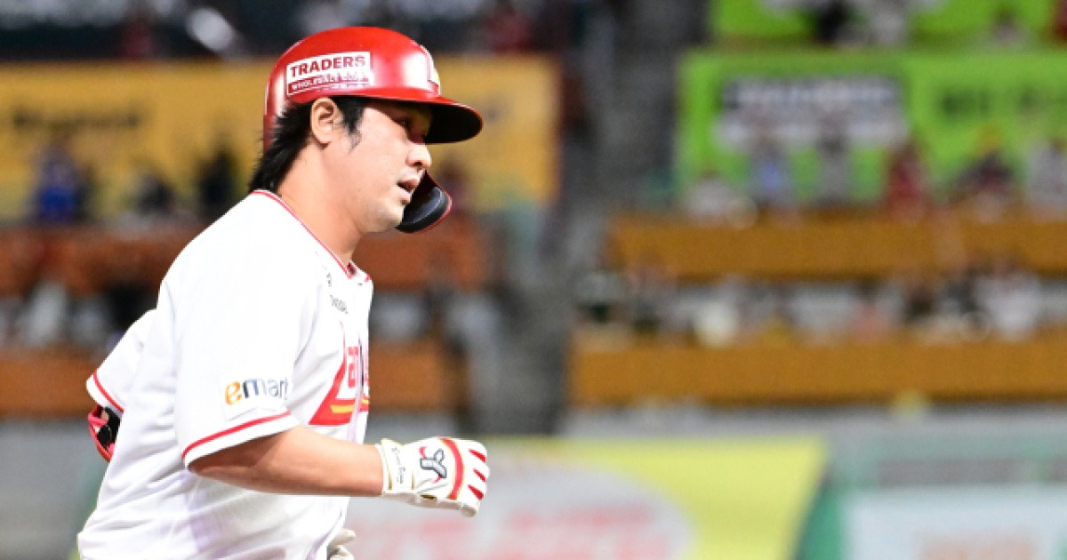 'KBO 홈런왕'이 터지니 타선 전체가 살아났다…최정의 역전 투런포, SSG 8연패 탈출을 이끌었다 [MD인천]
