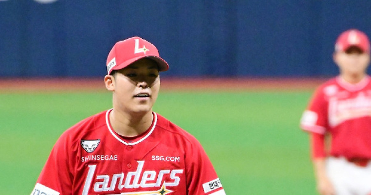 [MD포토] 시라카와 '떨리는 KBO리그 첫 경기'