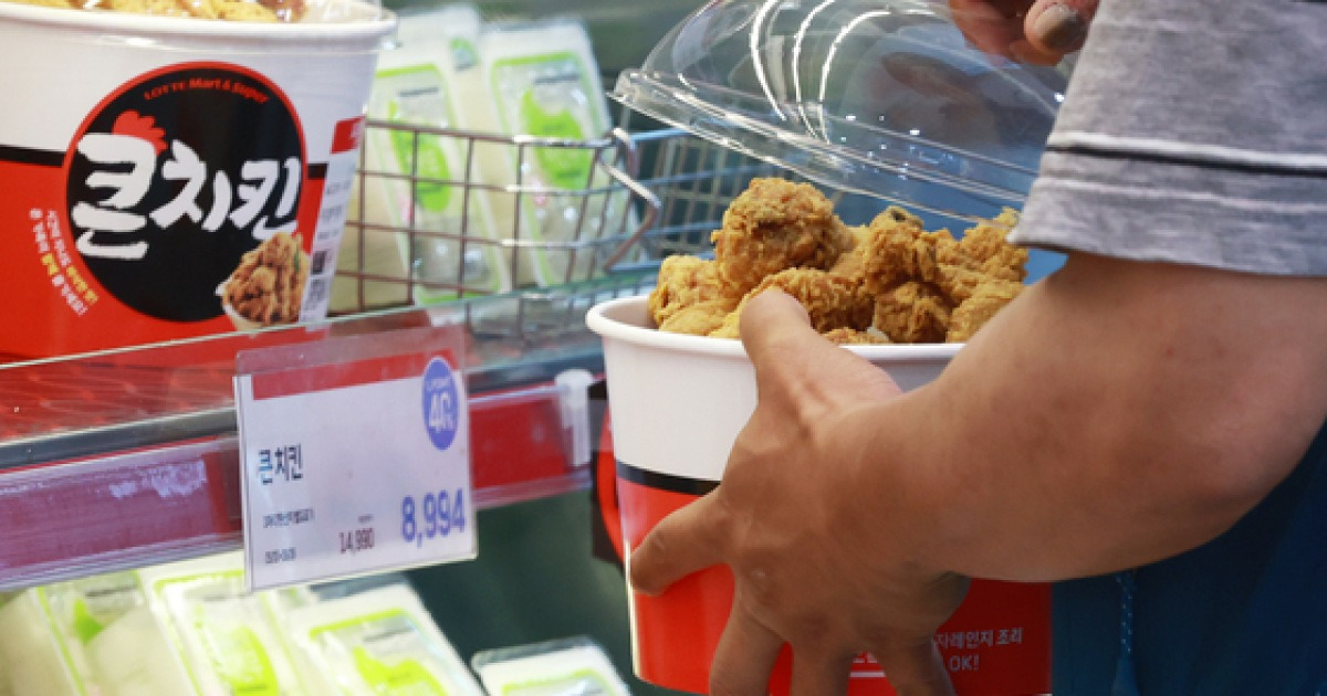 Fried chicken buckets make comeback as franchises hike prices