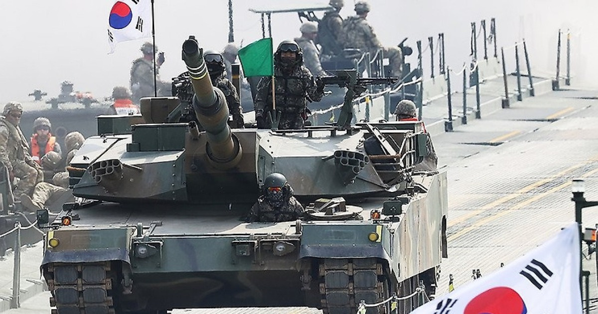 남한강 도하하는 K1A2 전차