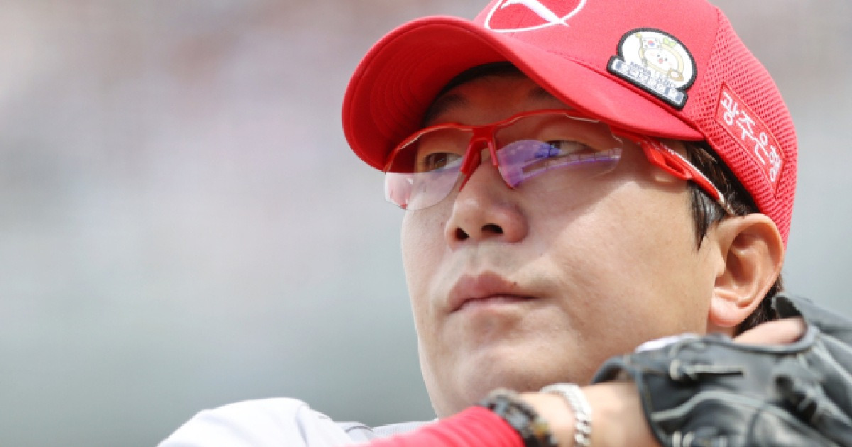 "어떻게든 분위기 반전시켜야겠다"…KBO 역대 2번째 '2000K' 위업보다, 연패 탈출에 집중했던 대투수의 '책임감' [MD광주]