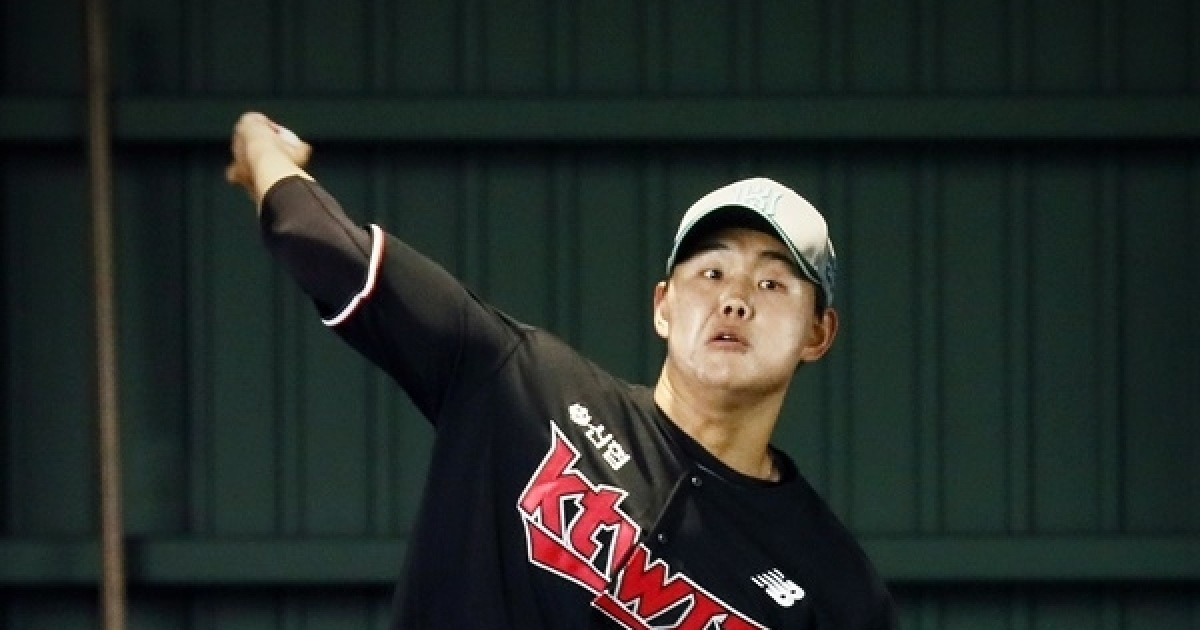모두가 기다린다! ‘토미존 수술→복귀 준비’ KT 1차지명 신인왕 에이스, 롯데 2군전 4이닝 KKKK 2실점