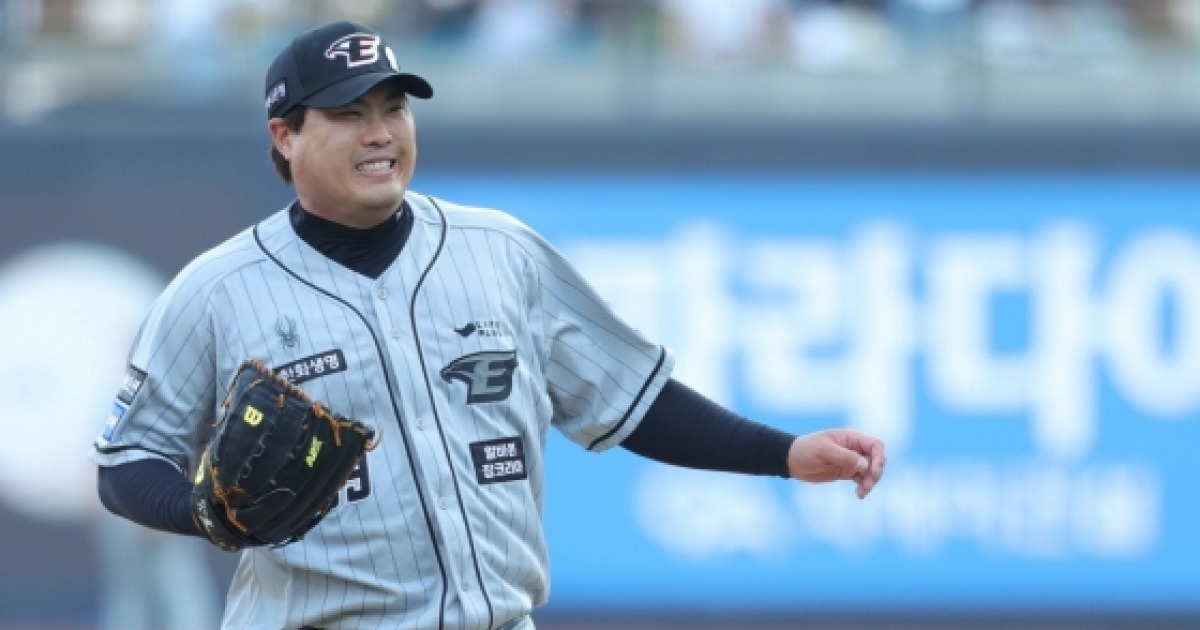 "RYU 160㎞ 찍는줄..." KBO 레전드 적장의 찬사 "옛날 류현진 보는 듯했다" [수원 현장]