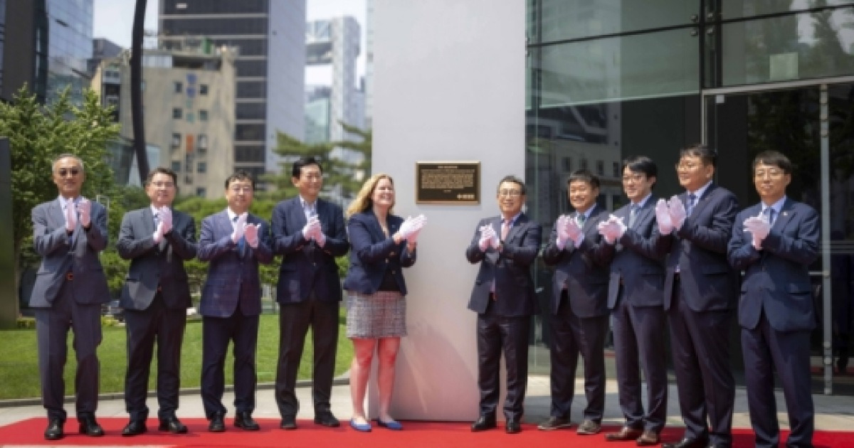 SKT, CDMA 상용화 공헌 'ICT 노벨상' 등재