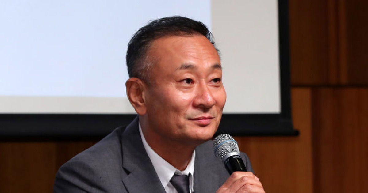 인사말 하는 김동준 INB100 대표