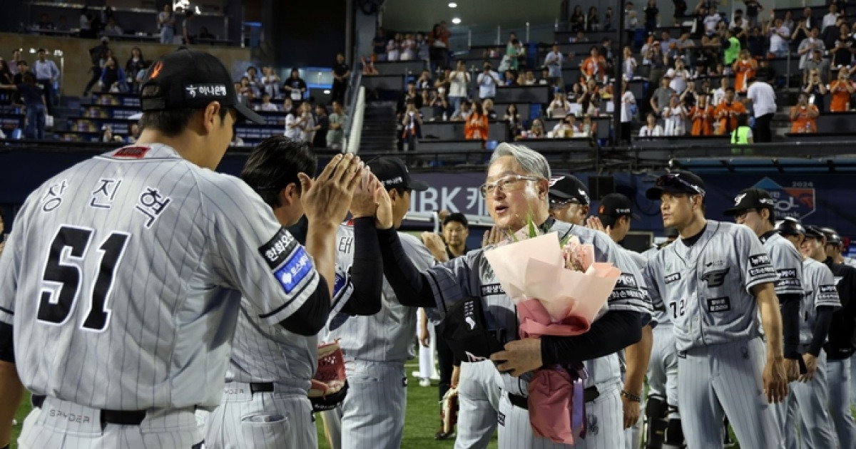 돌아온 명장, 8년 만에 다시 쌓아올린 금자탑··· 김경문 한화 감독 KBO 역대 600번째 감독 900승 고지