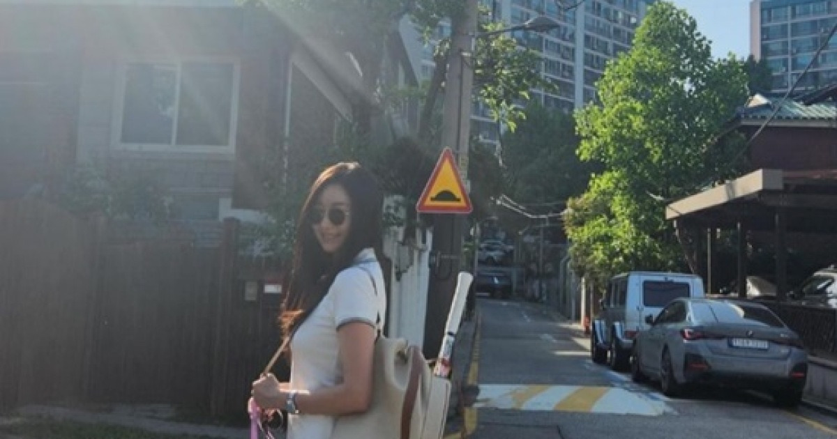 '173cm' 김사랑, 46세 믿기지 않아...테니스룩으로 뽐낸 각선미