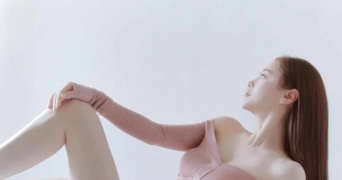 '166cm 44kg' 홍수아, PT로 다져진 육감적 몸매 자랑[TEN★]