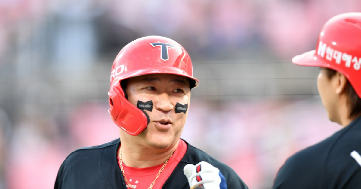 장쾌한 스윙 한 방으로 KBO리그 최초 ‘1600타점’ 금자탑 달성한 KIA 최형우 [SS수원in]