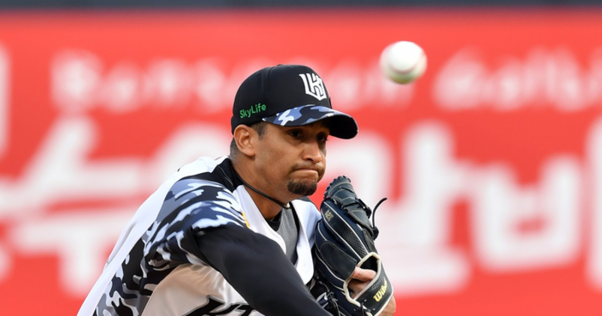 ‘KBO 데뷔 이래 최다 사사구’ KT 쿠에바스, 7볼넷+8실점 조기강판 [SS수원in]