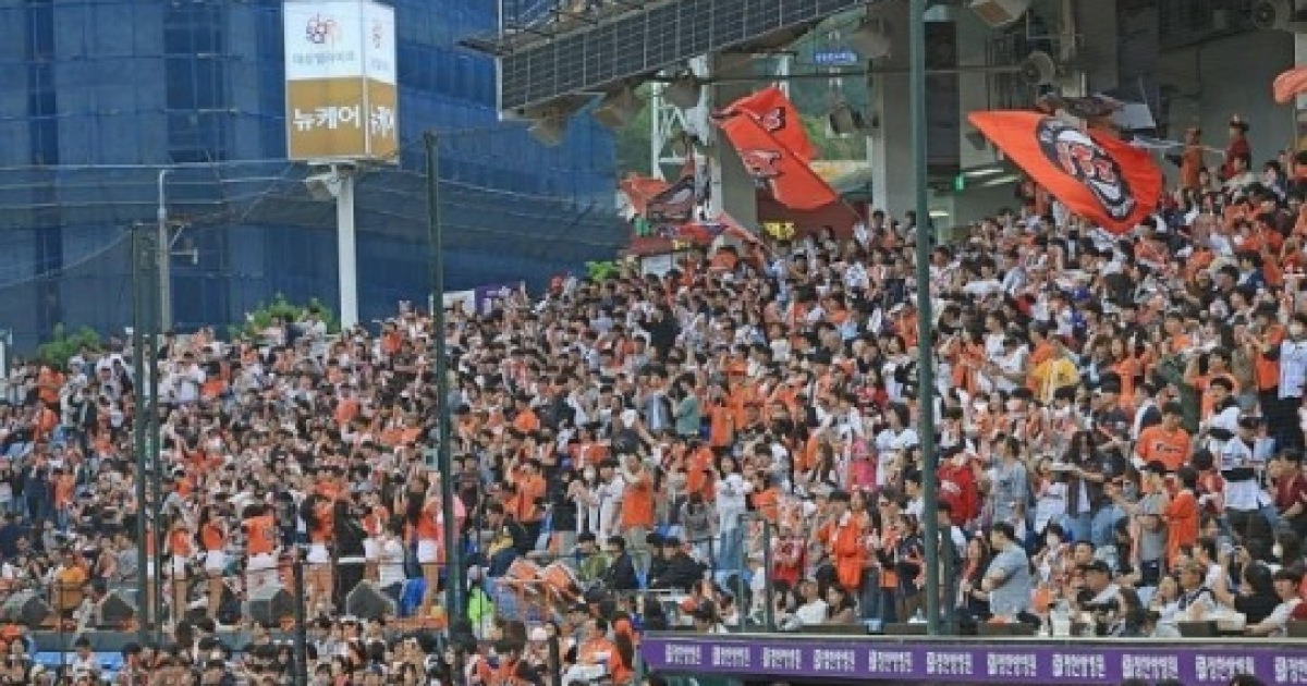 'LG 평균 관중 1위-한화 매진 1위' 뜨거운 야구 열기.. KBO리그 500만 관중 돌파 눈앞