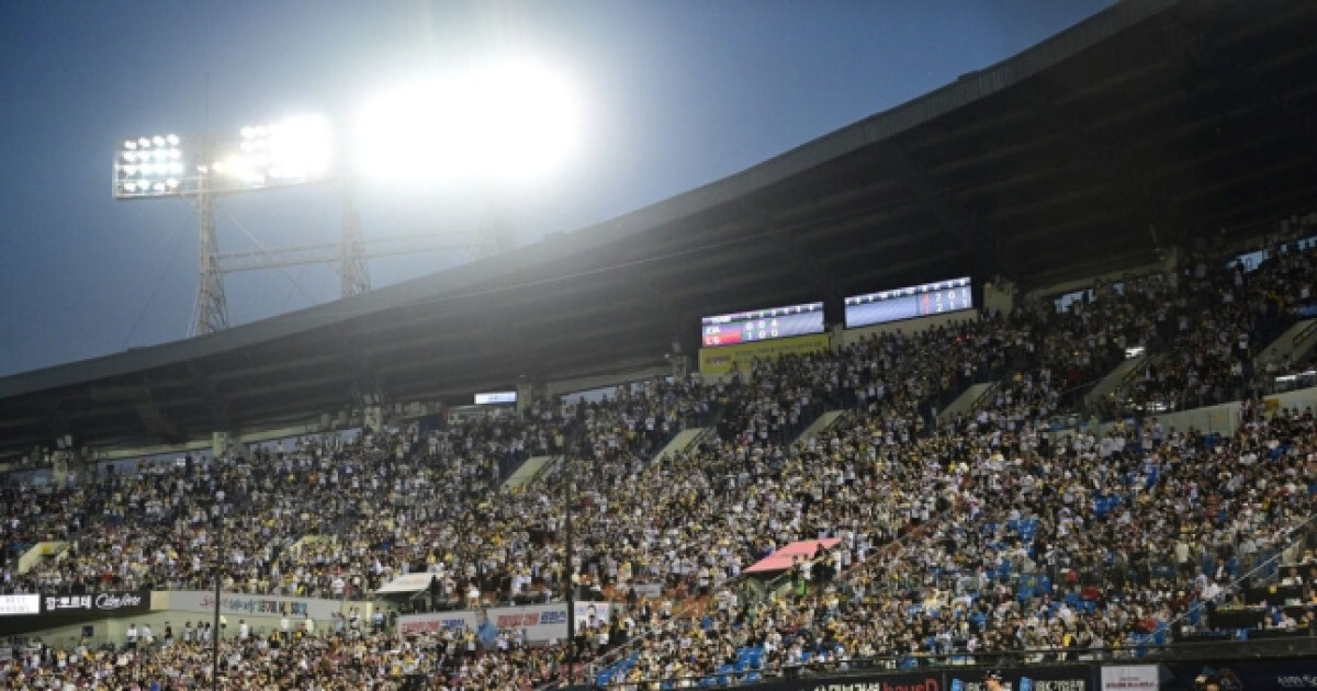 '놀랍다! 전 구단 평균 관중 1만명 이상' KBO 인기 폭발, 500만 관중-매진 100경기 돌파 눈앞