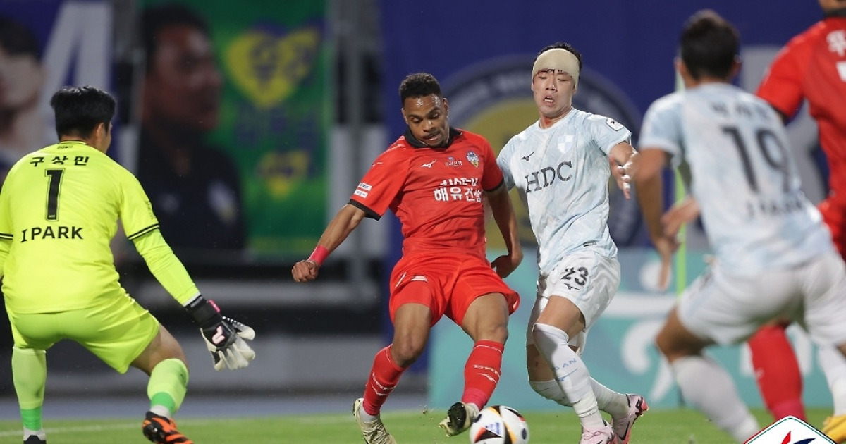 [K리그2 17R] ‘통한의 결정력’ 충남아산, ‘4연속 무승’ 부산과 홈 경기 0-0 무승부… 2연속 무패