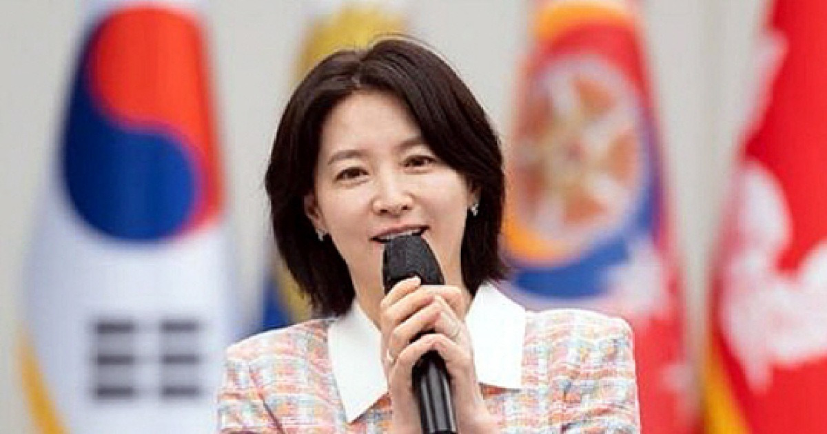 ‘군인의 딸’ 이영애, 천안함재단에 5000만원 기부