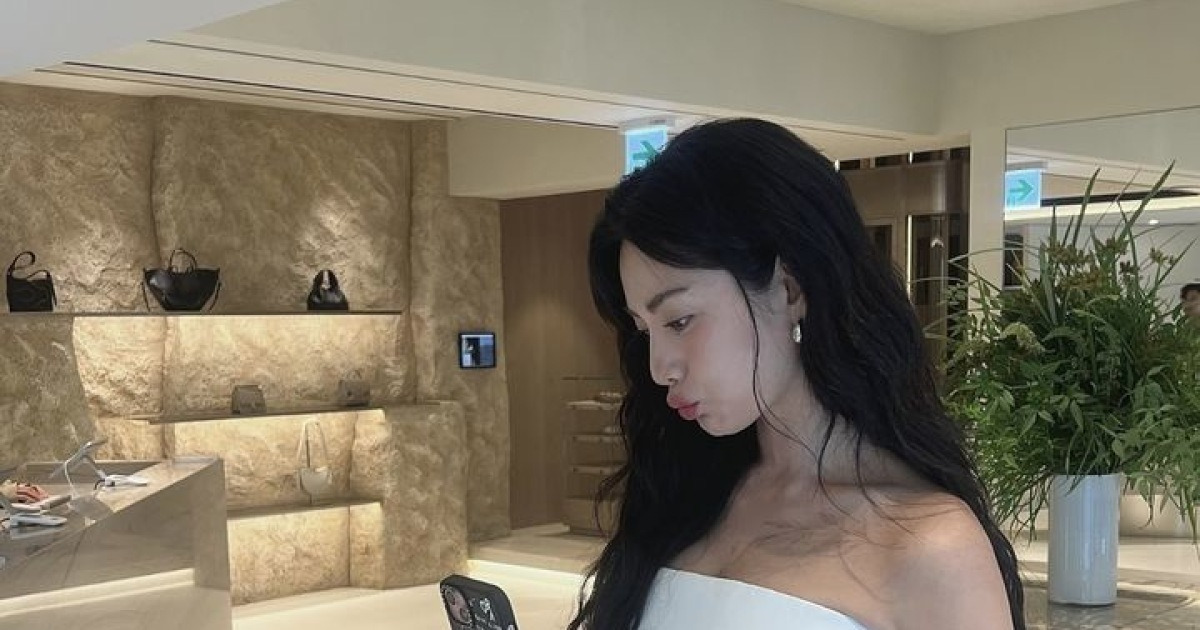 나나 전신 타투 모두 지웠다…청순한 자태