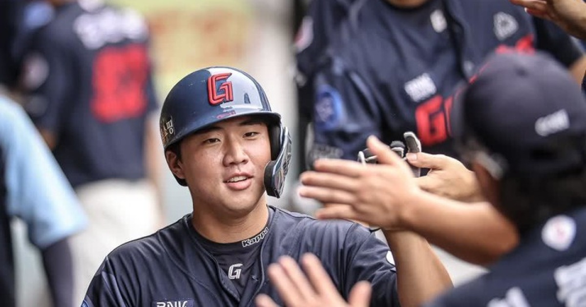 롯데, 손성빈 선발 포수 마스크...KT '퓨처스 타격왕' 윤준혁 선발 3루수 출격 [수원에서mhn]