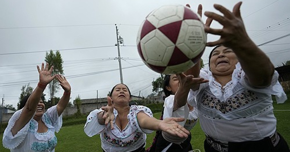 Ecuador Handball Indigenous Women