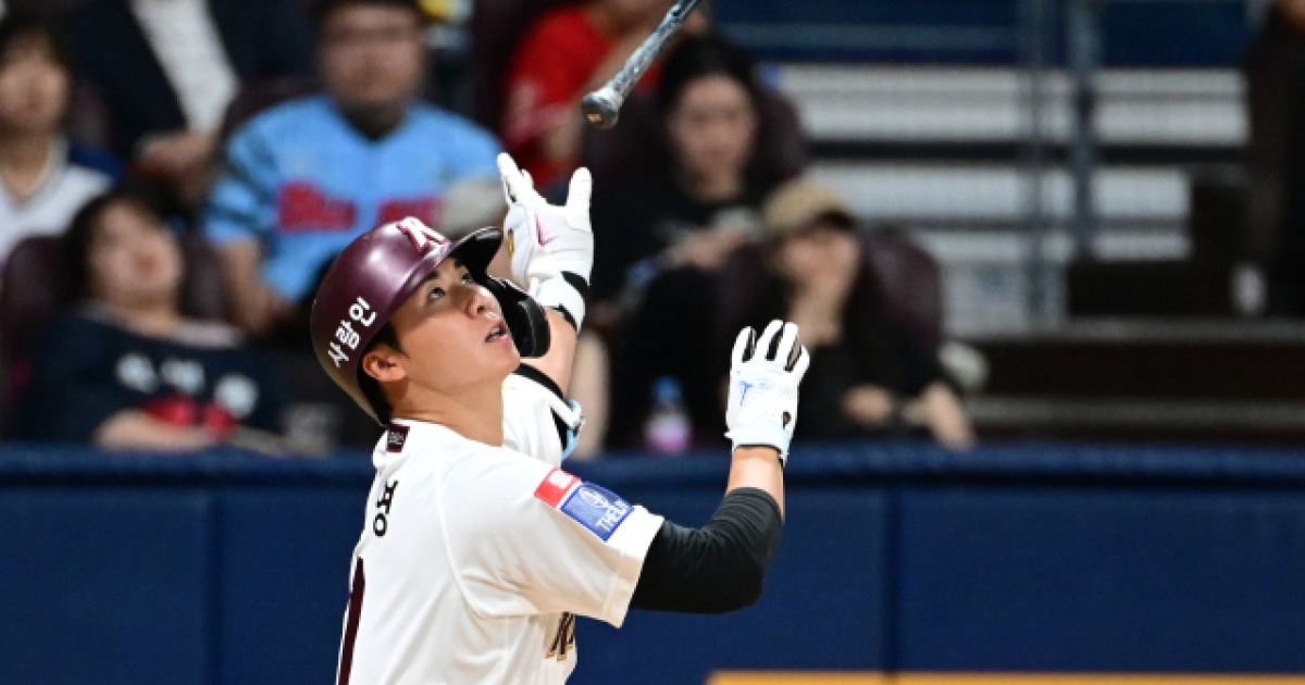 타구속도 미쳤다! 무려 178km 미사일 발사…'9억팔' 장재영, 타자 전향 3G 만에 데뷔 첫 홈런포 폭발 [MD고척]