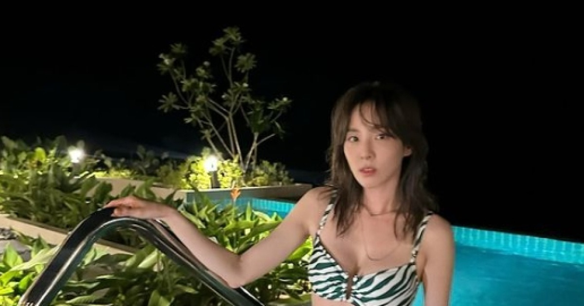 '39kg' 산다라박, 의외의 비키니 자태…'워터밤 여신' 등극하나