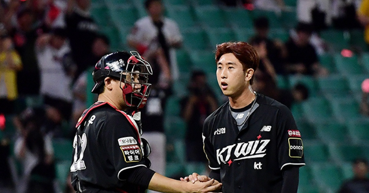 [ST포토] KT, SSG에 6-1 승리