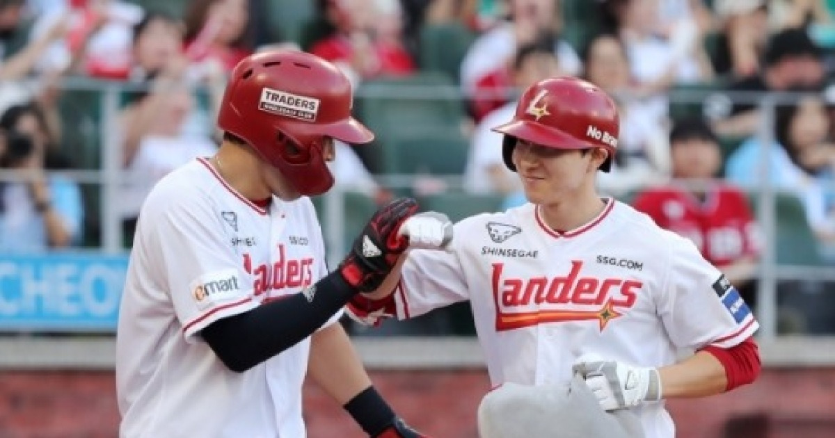 '홈런으로 끝냈다' SSG, KT 꺾고 2연패 탈출.. 박성한·김민식·추신수 '쾅·쾅·쾅'