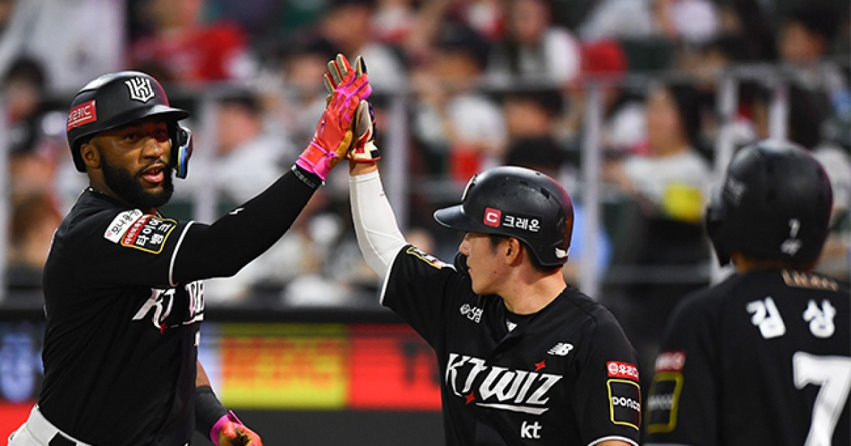 '19안타 3홈런 폭발' KT, SSG에 16-8로 대승…위닝 시리즈 질주