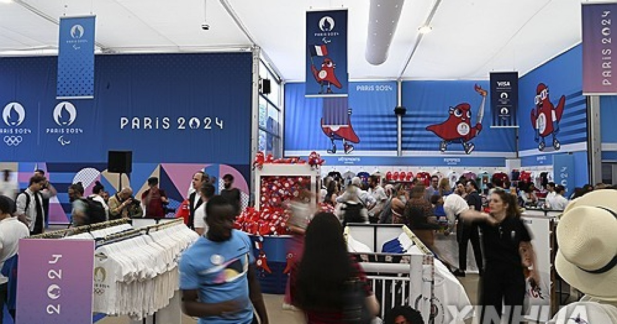(SP)FRANCE-PARIS-OLYMPICS-OFFICIAL STORE